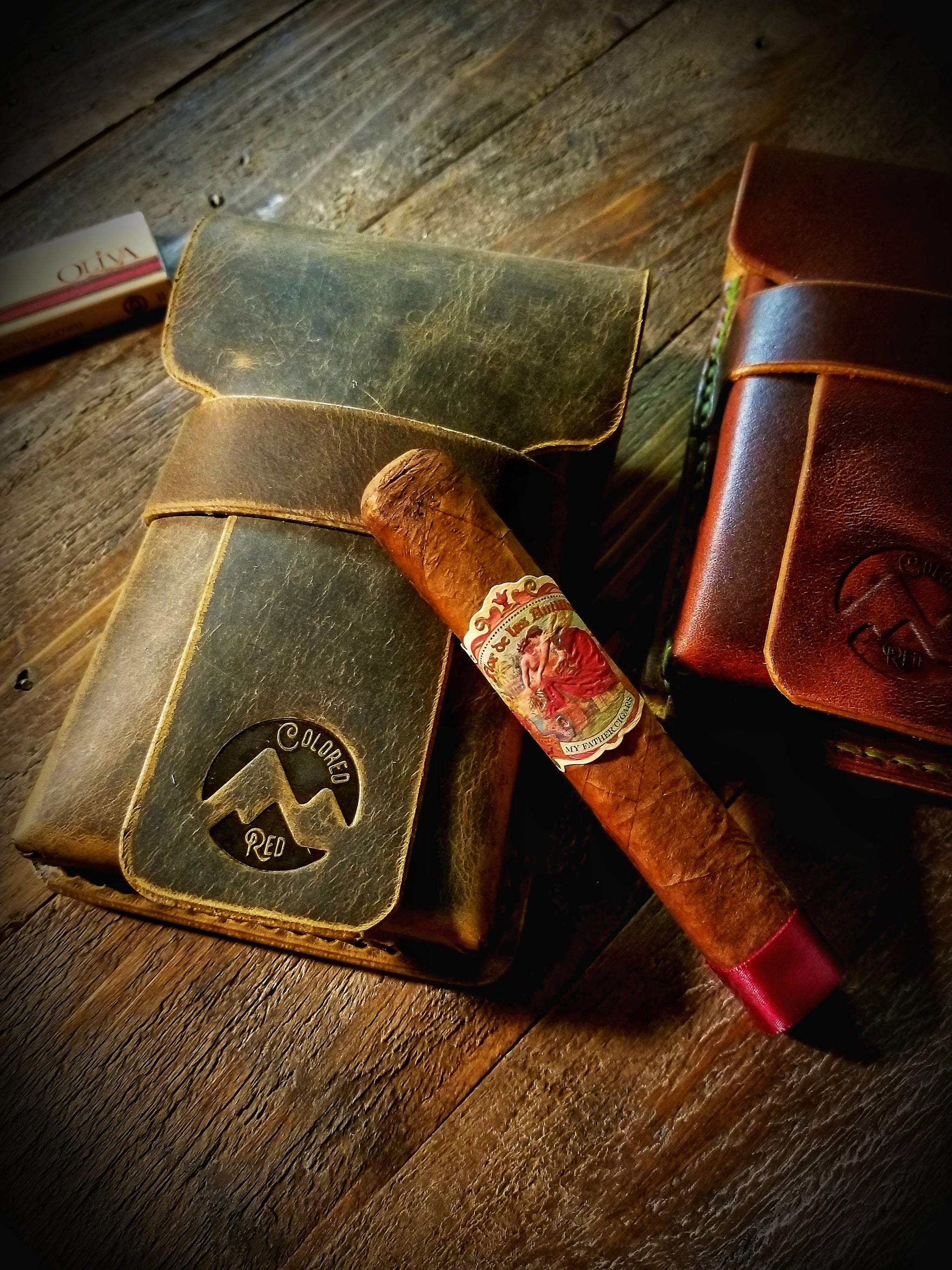 1876 Robusto Leather Cigar Pouch – Colored Red Leather Goods